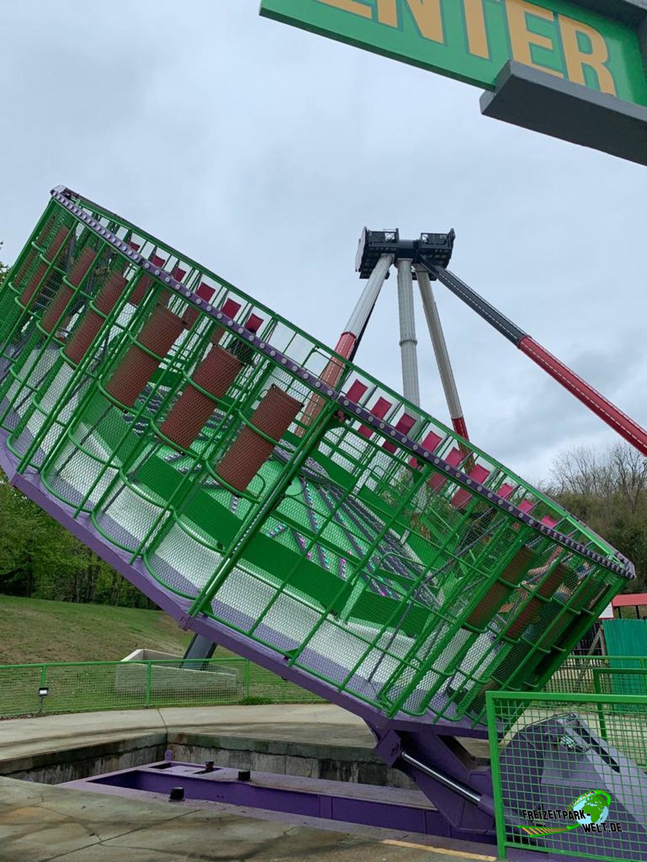 Ein Frühlings-Tag in Six Flags America - Six Flags America